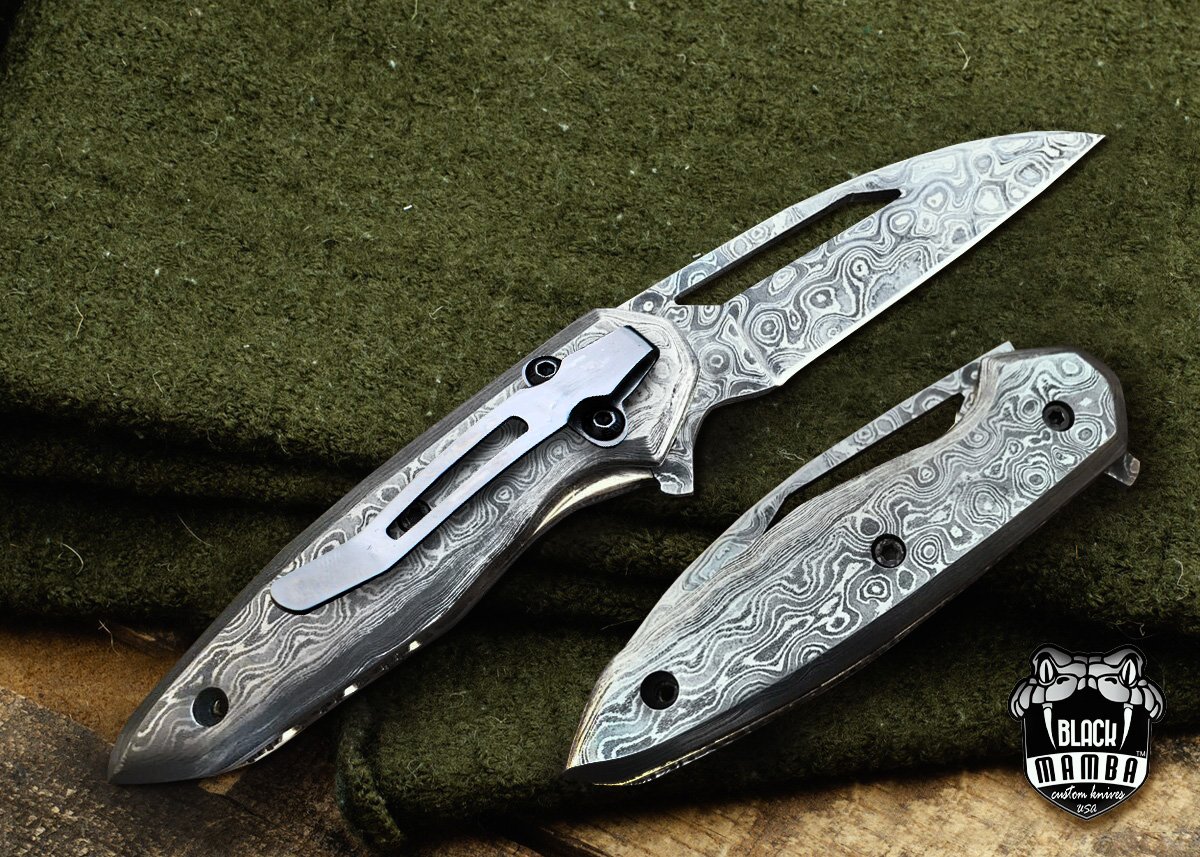 BMK-119 Megatron 3 Inches Blade Full Damascus Pocket Knife Hand